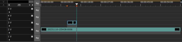 あとは配置したクリップをダブルクリックするとレイアウトエディターが起動するので左下のボタンをクリックしてVisTitleを起動します。